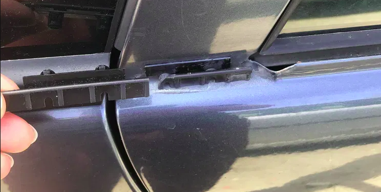 How to remove/replace outer scraper seal clip (part 6Y0837446B ...