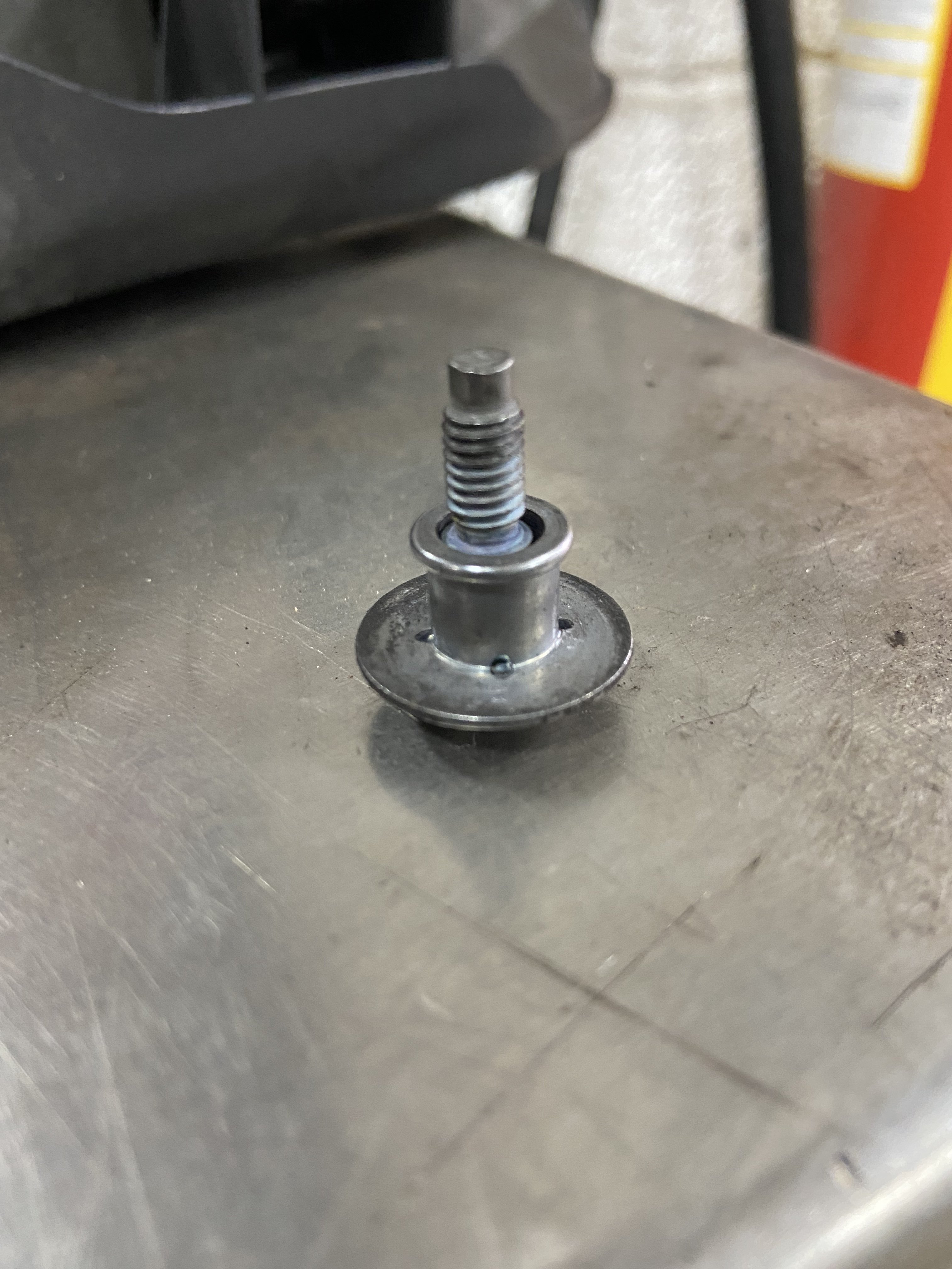 Need help identifying a bolt placement - Skoda Superb Mk2 (2008-2015 ...