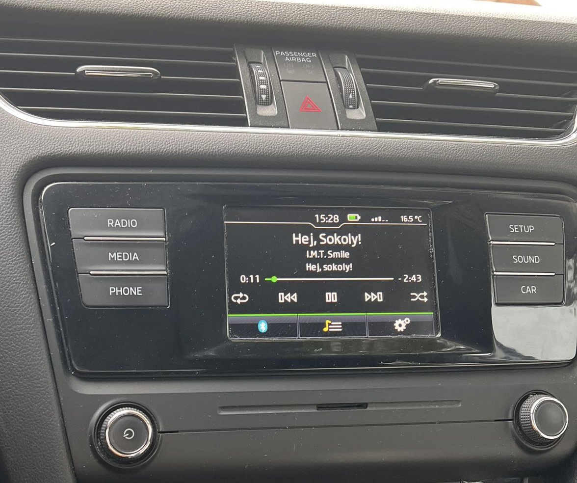 Swing headunit 5E0035871A upgrade options to have CarPlay - Skoda ...