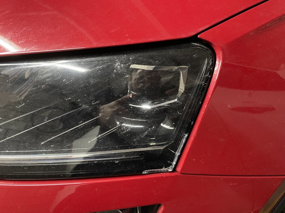 Karoq LED headlights cracks led to water condensation - Skoda Karoq ...