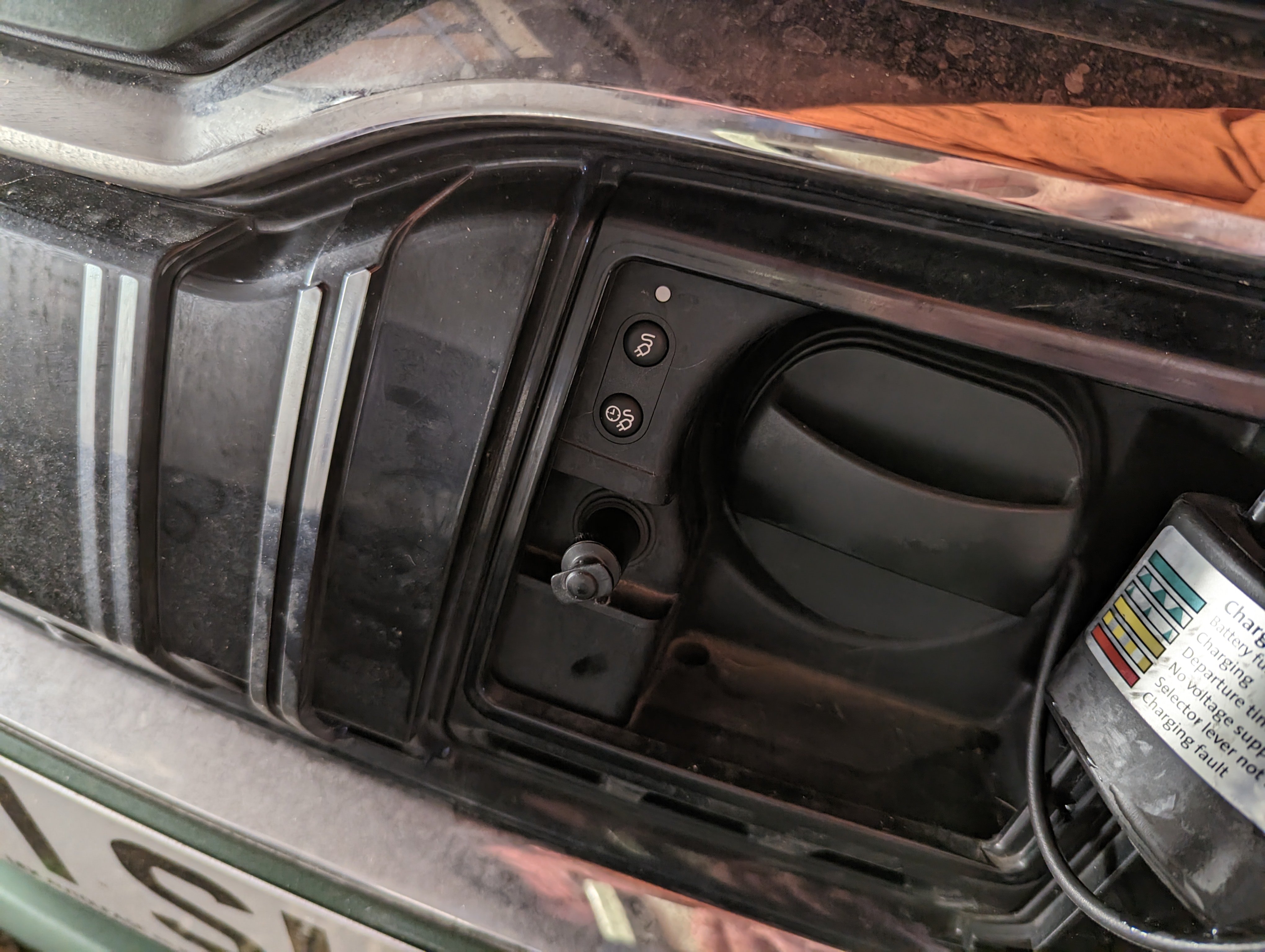 Superb iV charging flap - Skoda Superb Mk3 (2015 - 2023) - BRISKODA