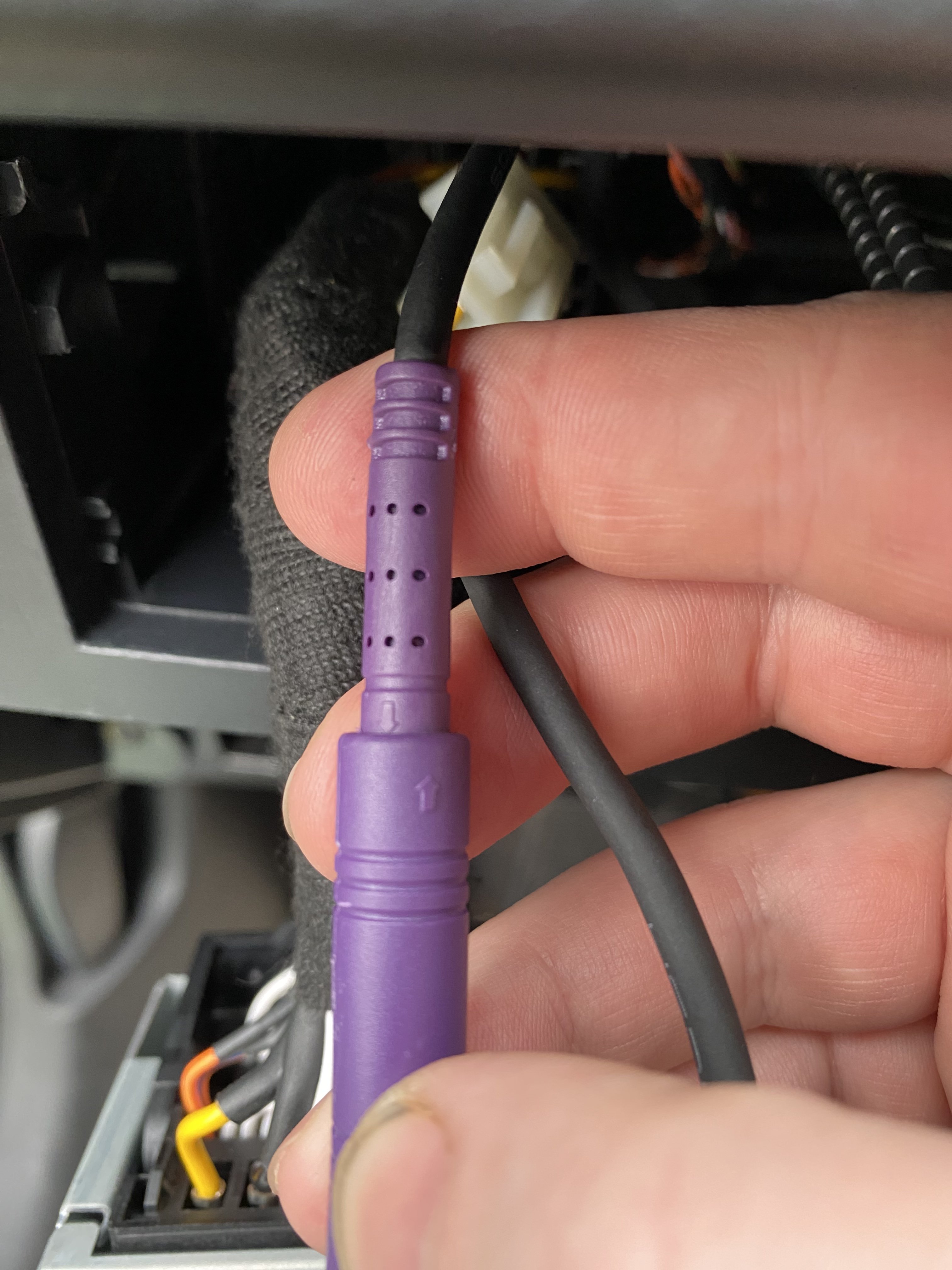 How To - Reverse Camera Fitting Guide - Page 6 - Skoda Octavia Guides ...