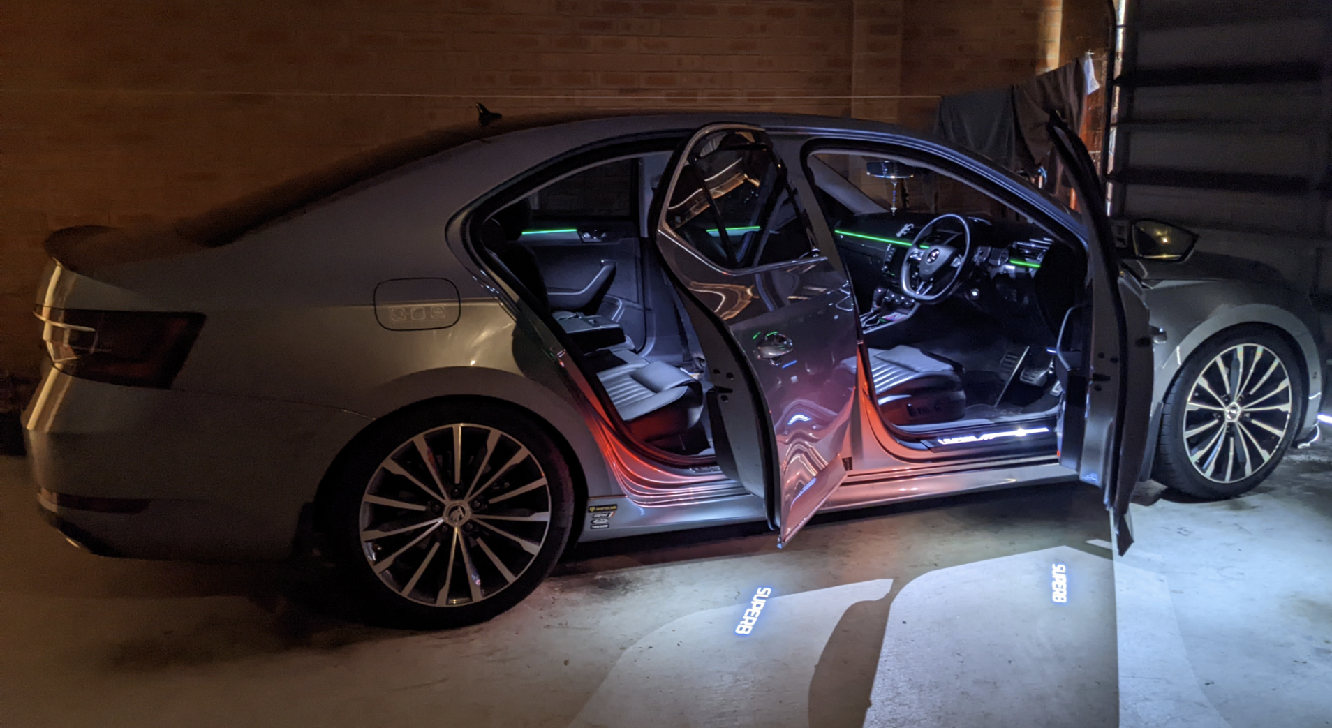 Mk 3 superb puddle lights - Skoda Superb Mk3 (2015 - 2023) - BRISKODA