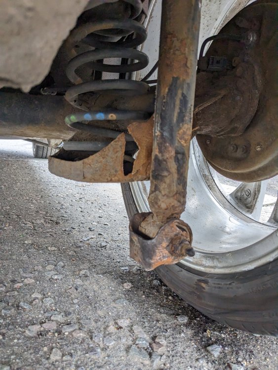 Semi-catastrophic rear axle / shock failure - Skoda Fabia Mk2 (2007 ...