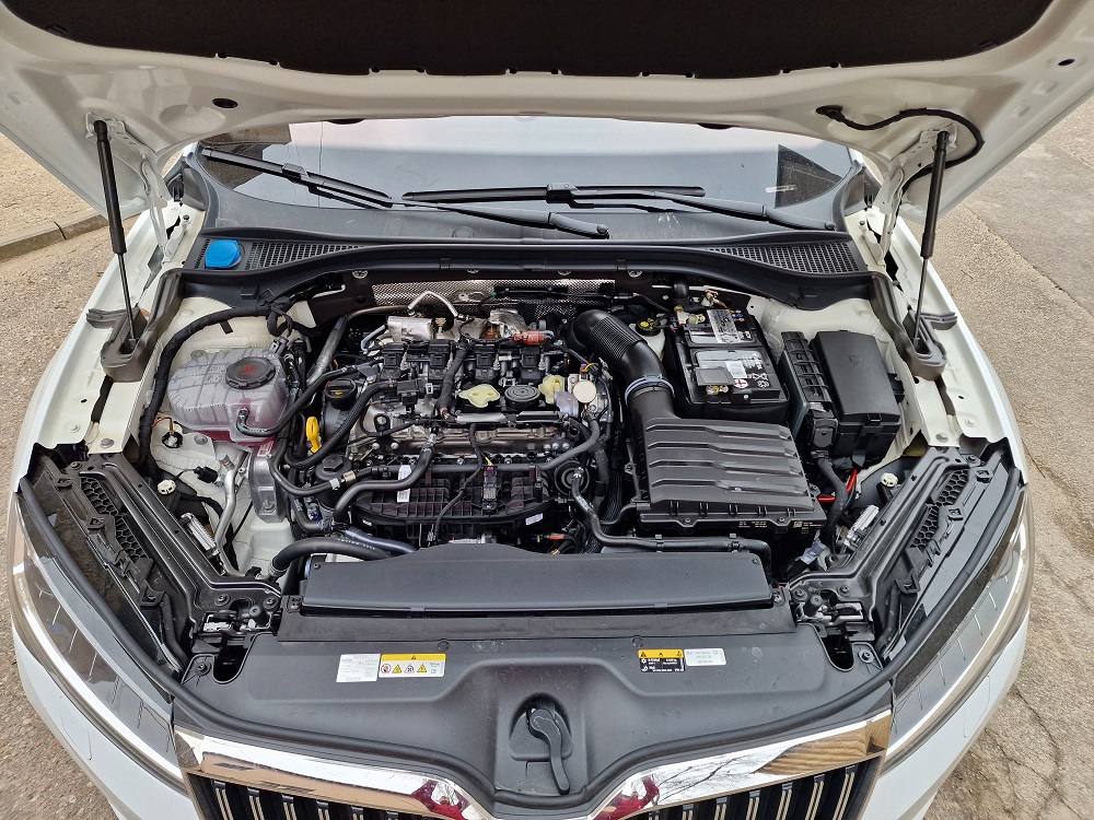 Superb engine bays (2.0tsi) - Skoda Superb Mk3 (2015 - 2023) - BRISKODA