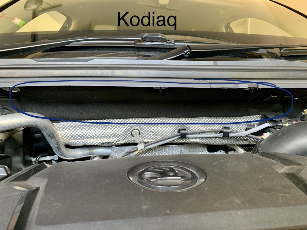 Inner bonnet covers - Skoda Octavia Mk3 (2013 - 2020) - BRISKODA