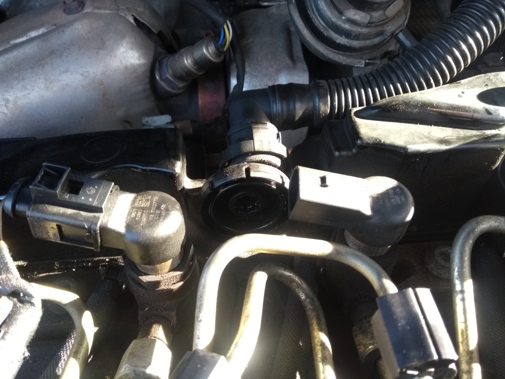 PCV valve diaphragm replacement - Skoda Octavia Mk2 (2004 - 2013 ...