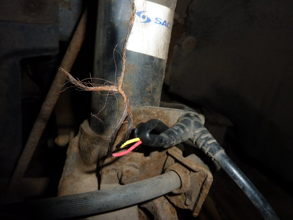 Brake pad sensor wiring - where does it go? - Skoda Octavia Mk2 (2004 ...