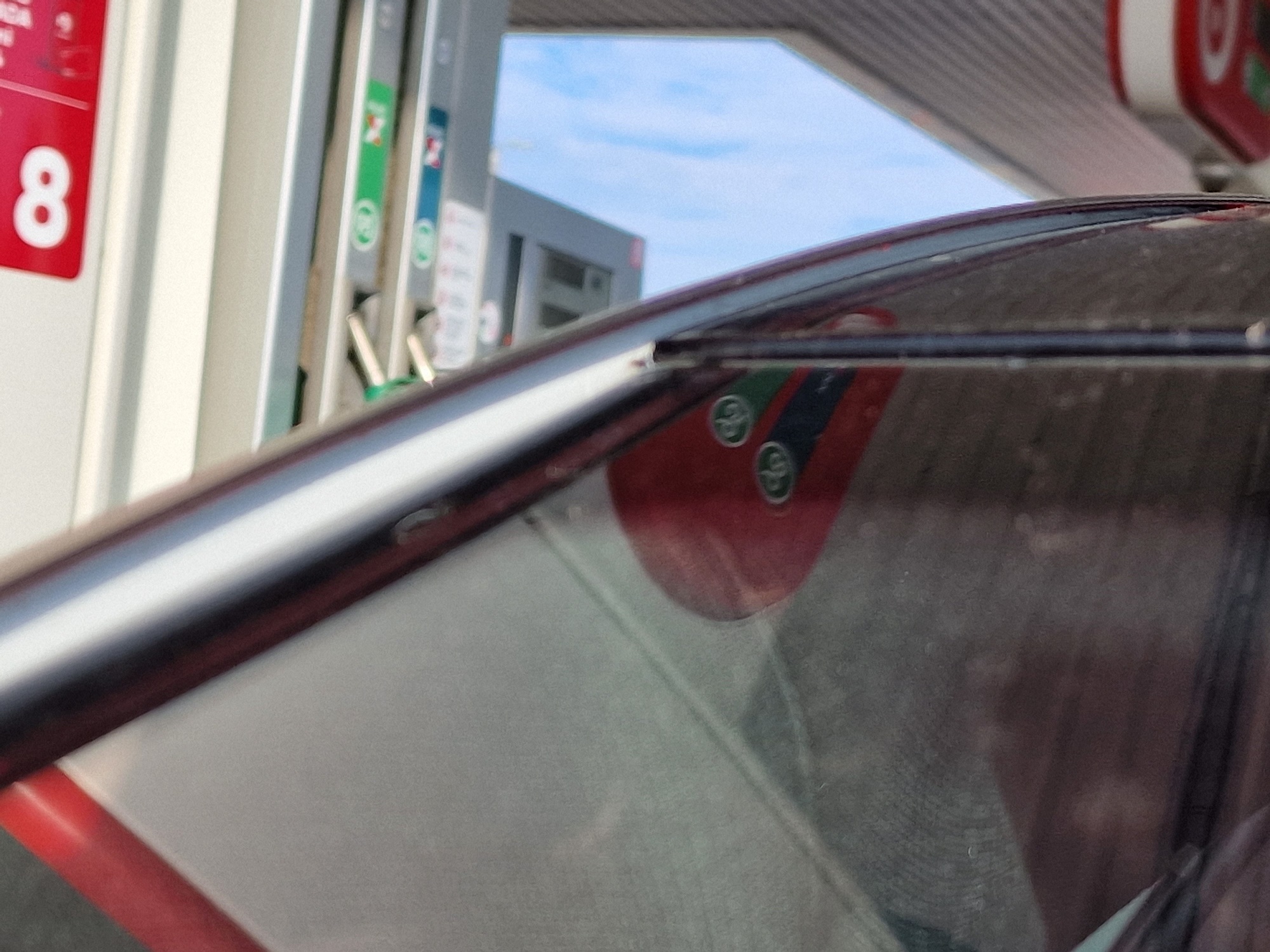 Windscreen Rain Deflectors on A-Pillars - Skoda Superb Mk3 (2015 - 2023 ...