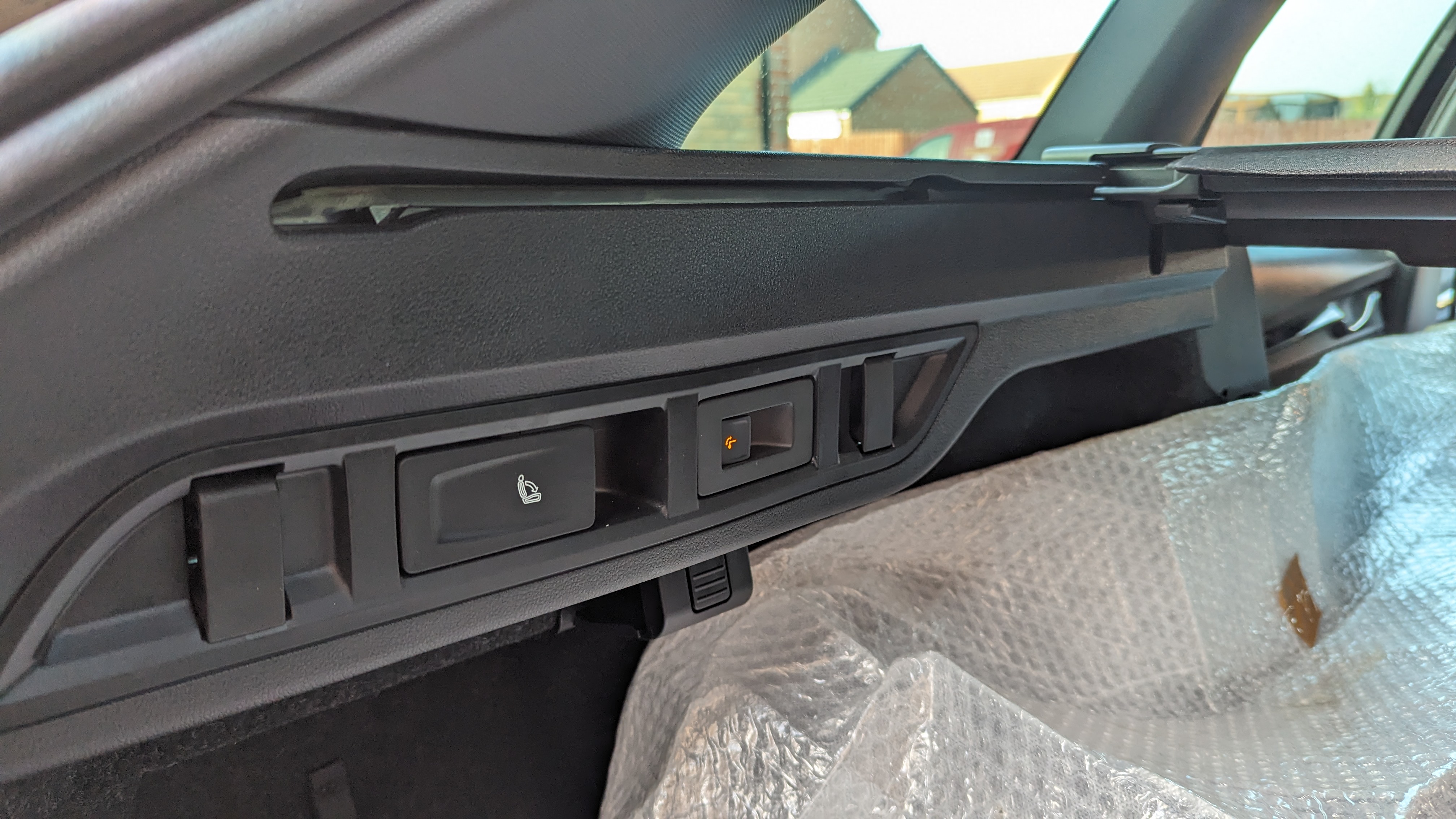 Octavia IV VRS powerfold towbar retrofit - Skoda Octavia Mk4 (2020 ...