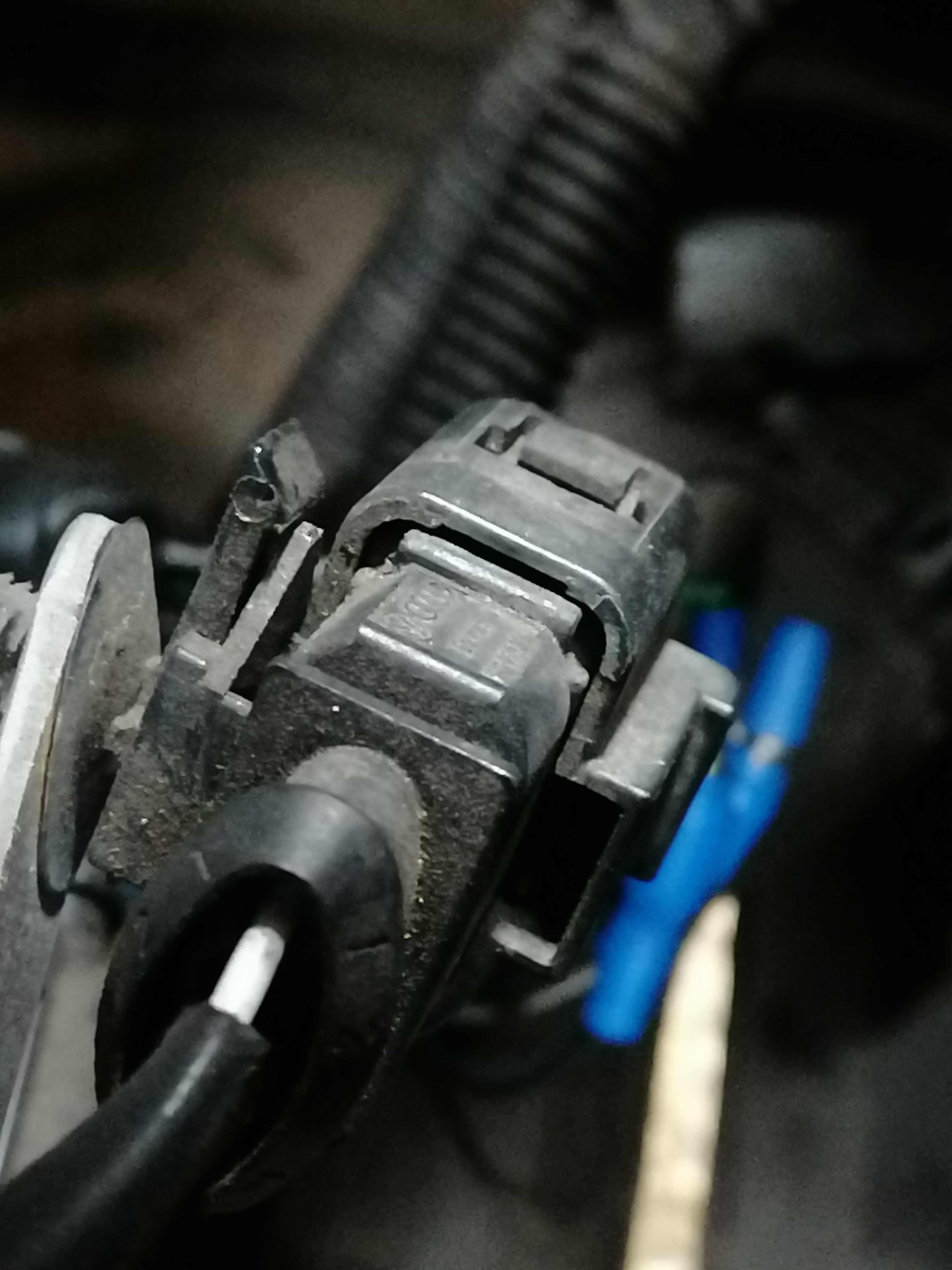 Engine Warning Light - Oxygen sensor suspected - Skoda Fabia Mk2 (2007 ...