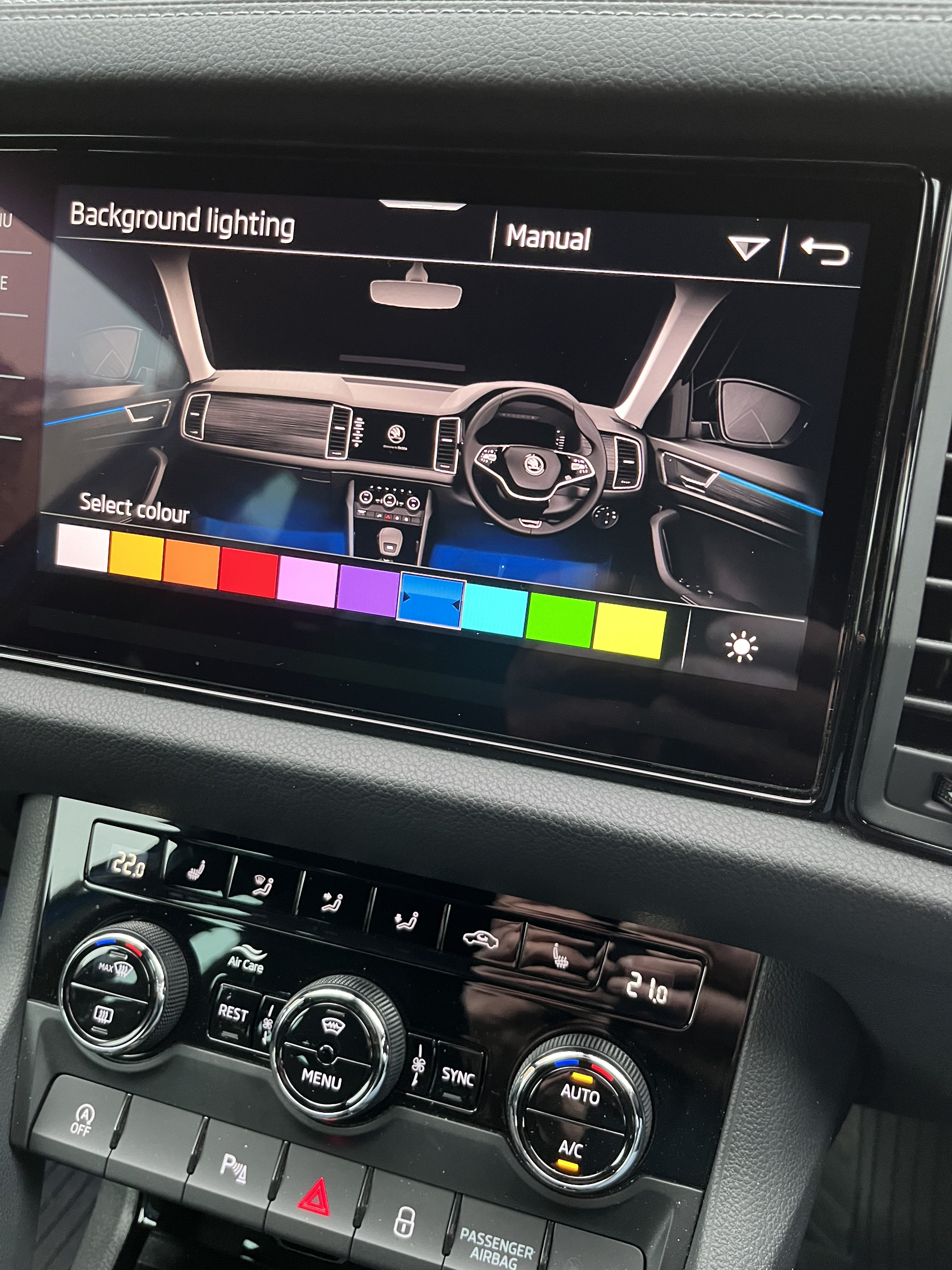 Changing interior ambient lighting colour on 2023 Sportline 1.5dsg ...