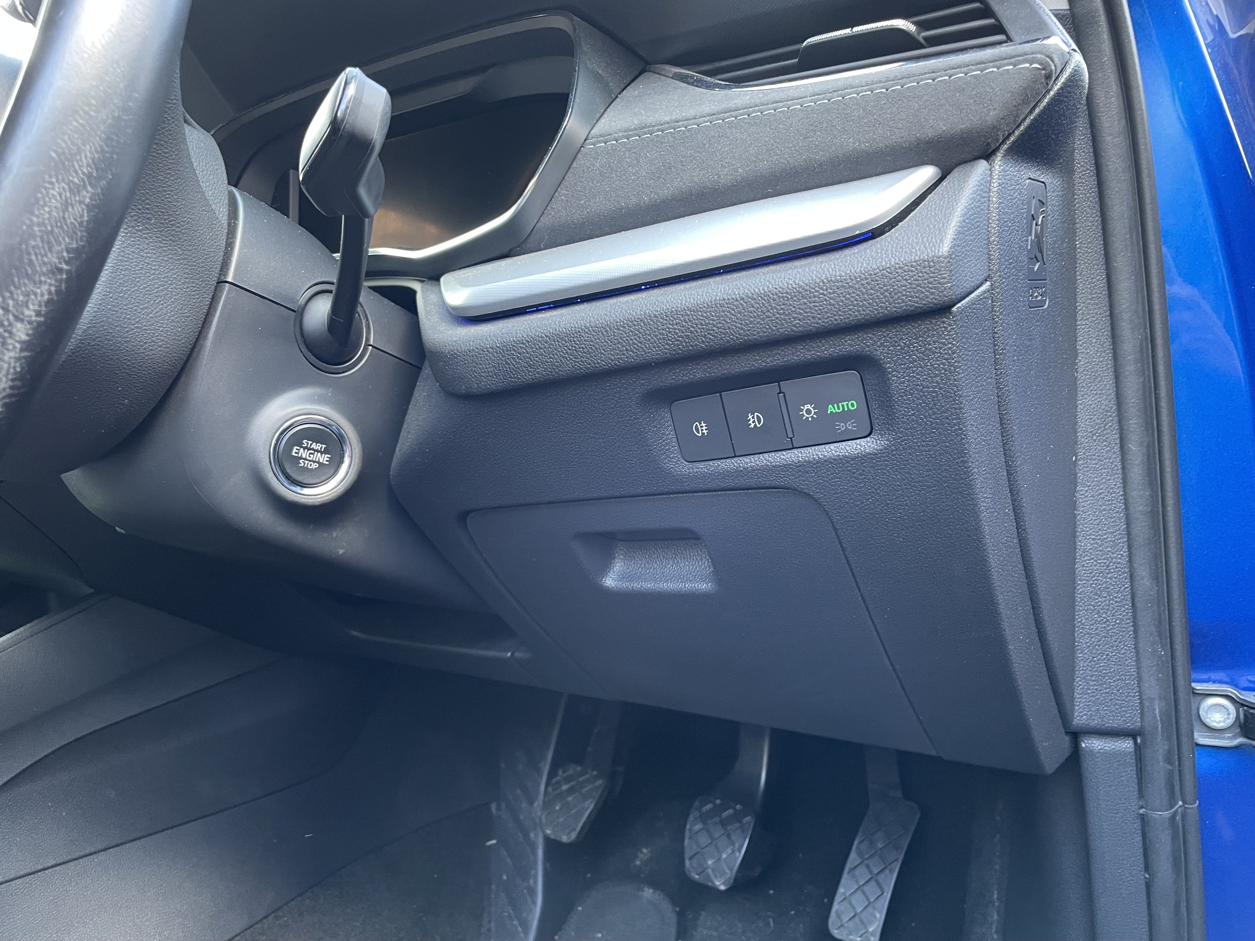 Drivers side storage panel replacement/repair - Skoda Octavia Mk4 (2020 ...