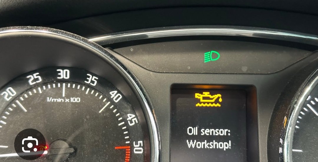Interior light fuse change leading to oil sensor workshop warning. - Skoda Octavia Mk2 (2004 ...