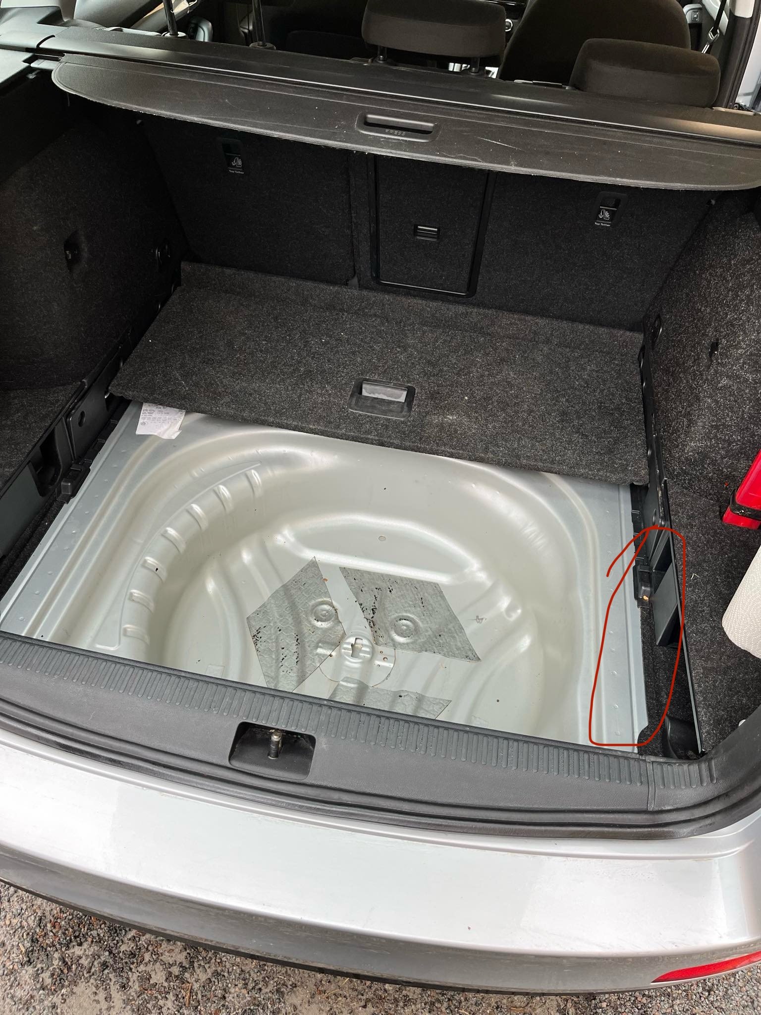 Water leakage in boot and backseat - Skoda Octavia Mk3 (2013 - 2020 ...