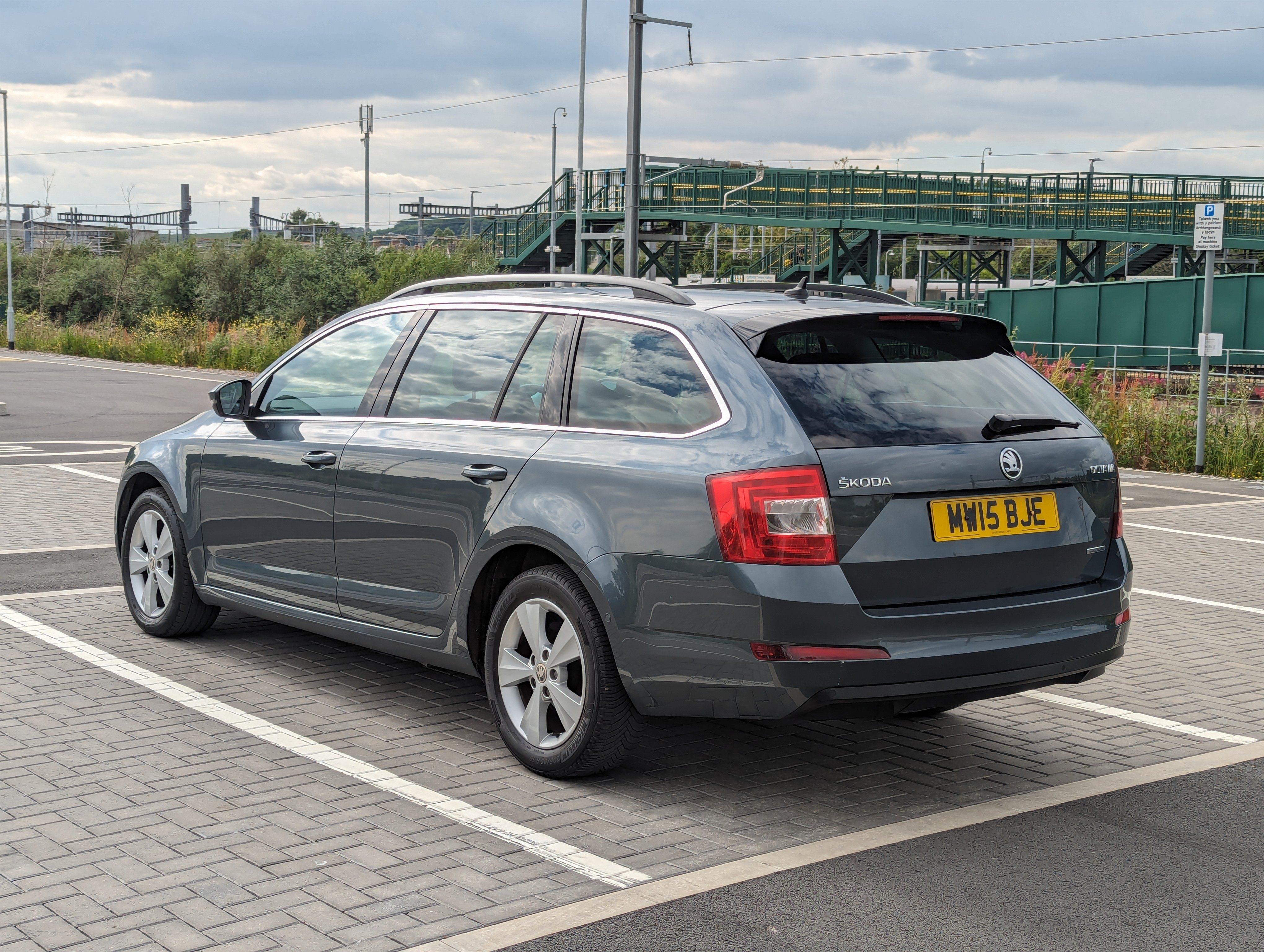 SOLD: 2015 Skoda Octavia Estate SE Technology Greenline III - Cars For ...