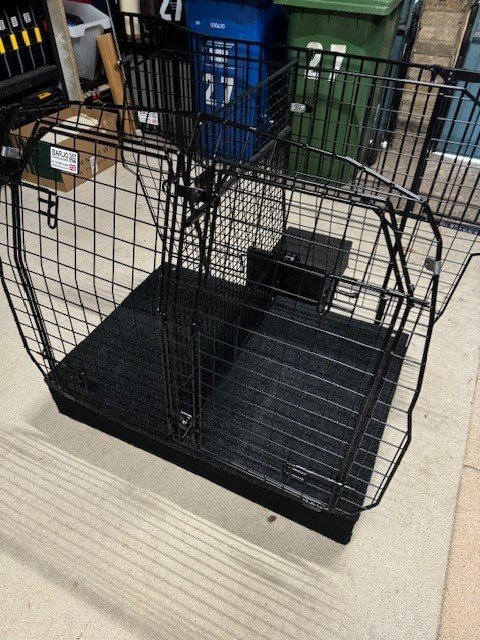 NOW SOLD - Skoda Yeti Custom Boot Floor and Dog Guard / Tailgate Guard ...