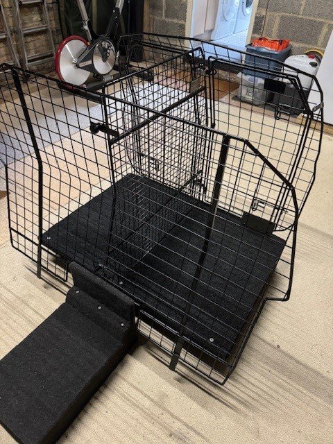 NOW SOLD - Skoda Yeti Custom Boot Floor and Dog Guard / Tailgate Guard ...