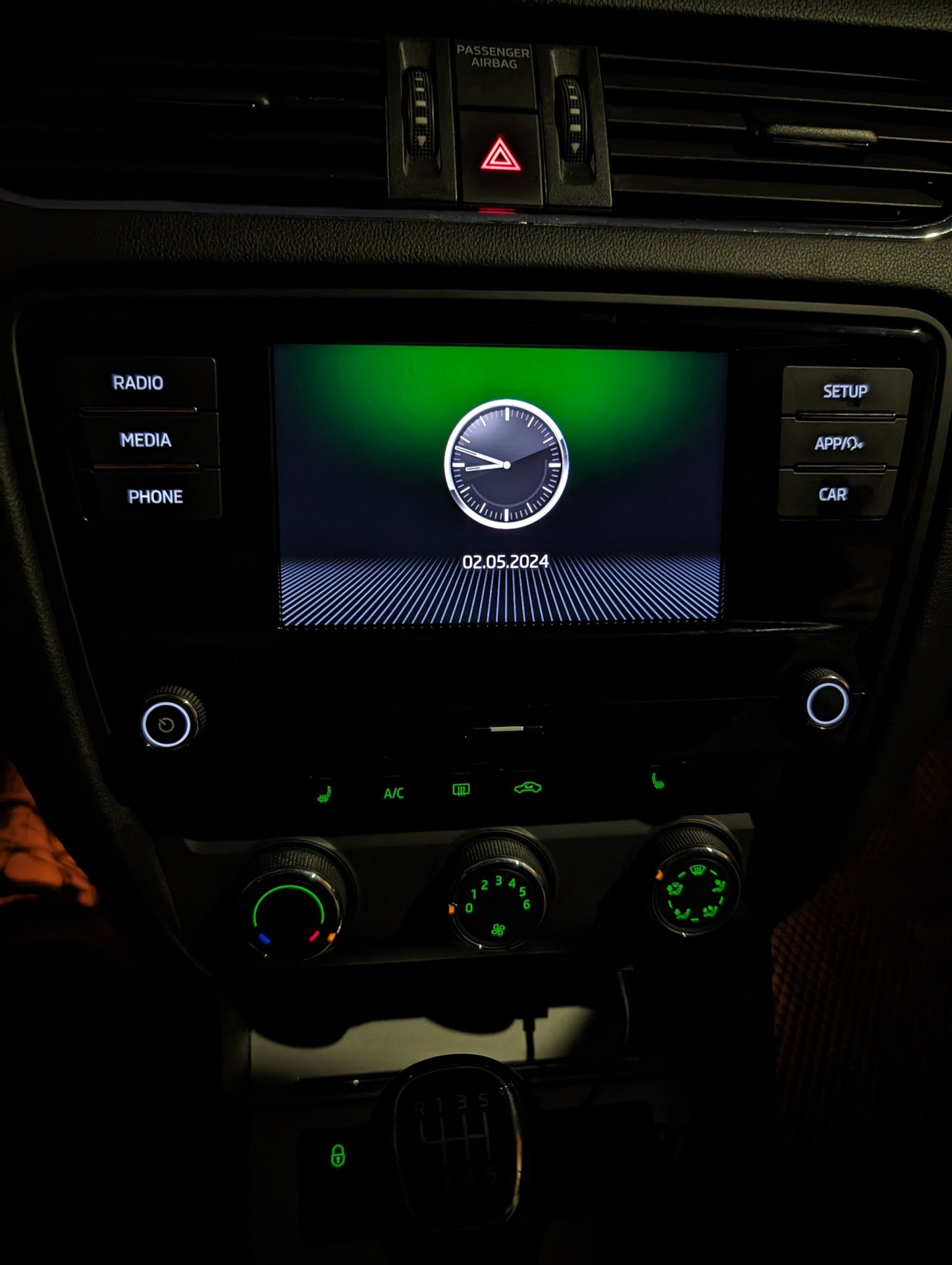 Swing MIB 2,5 theme - Skoda Octavia Mk3 (2013 - 2020) - BRISKODA