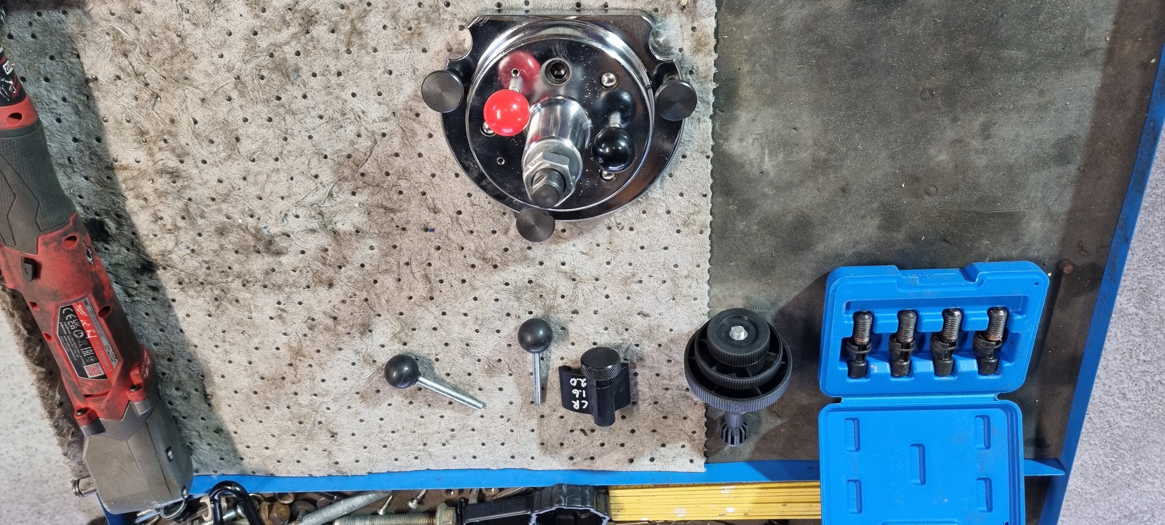 Replacing dual mass flywheel, EGR cooler and gearbox flange seal ...