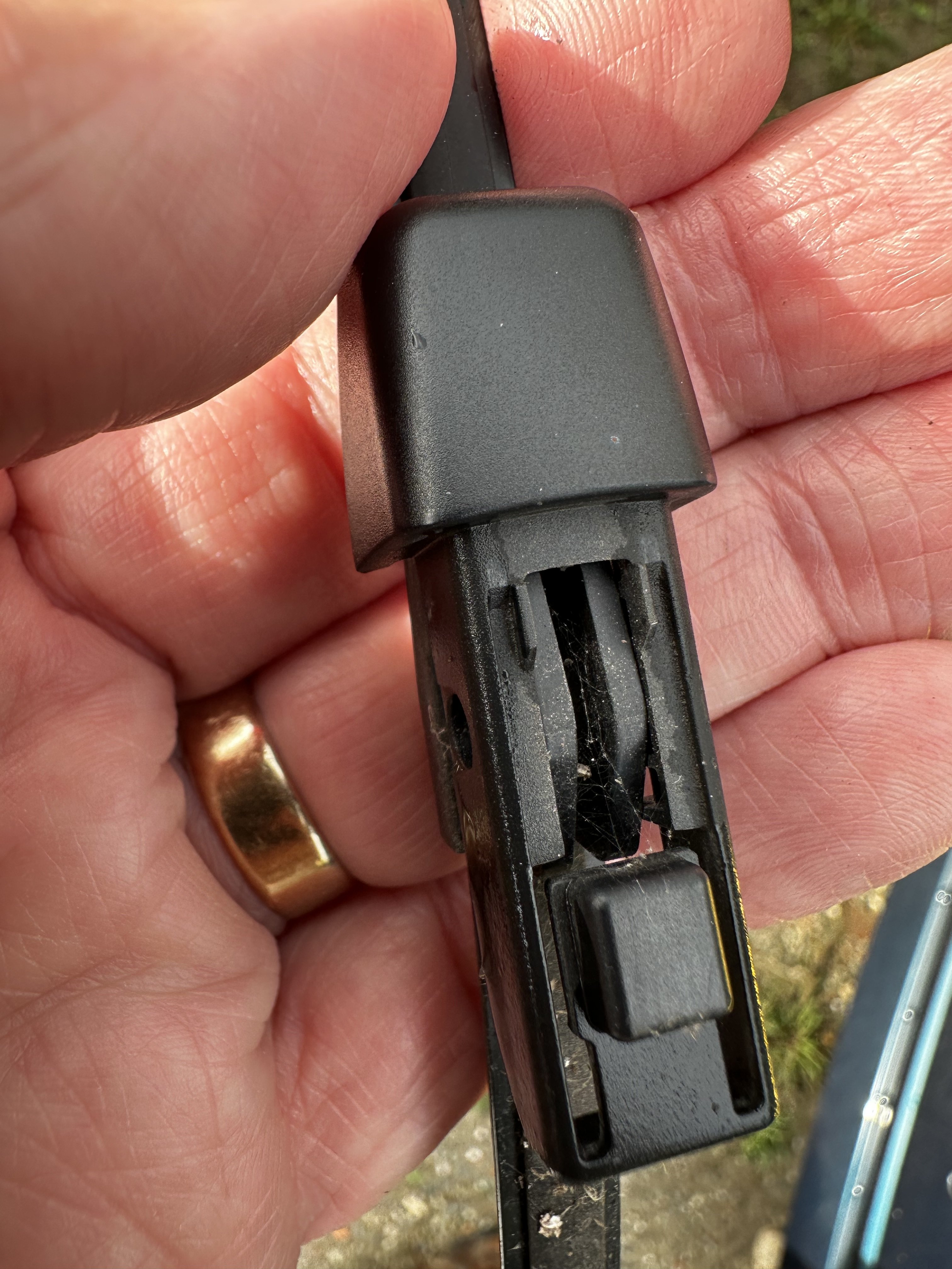 Estate rear wiper blade - recommendations? Bosch A331H didn't work ...