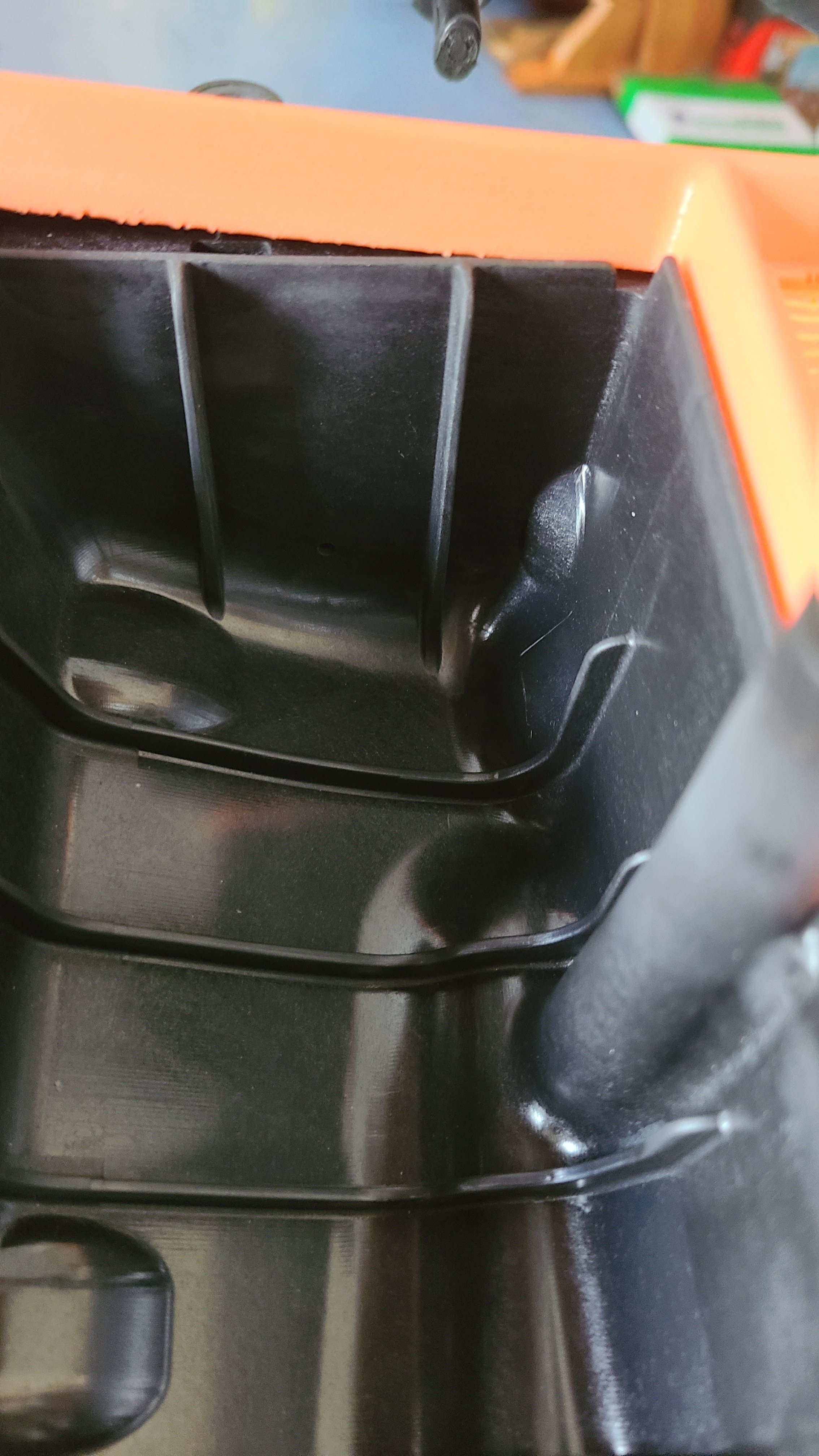 Breather pipe to air filter blanked off. - Škoda Citigo - BRISKODA
