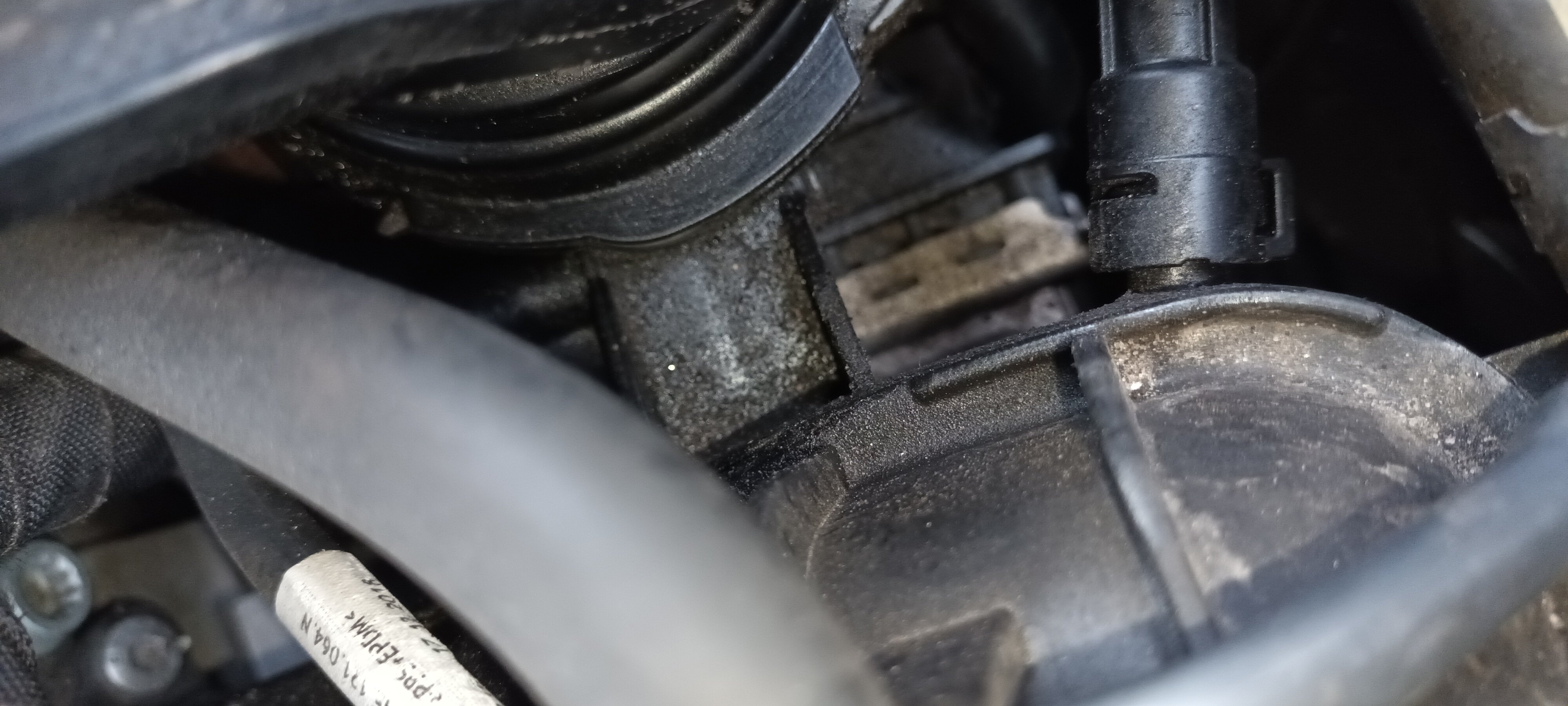 Tiny oil mist at turbo pipe connection 1.5 DADA - Skoda Superb Mk3 ...