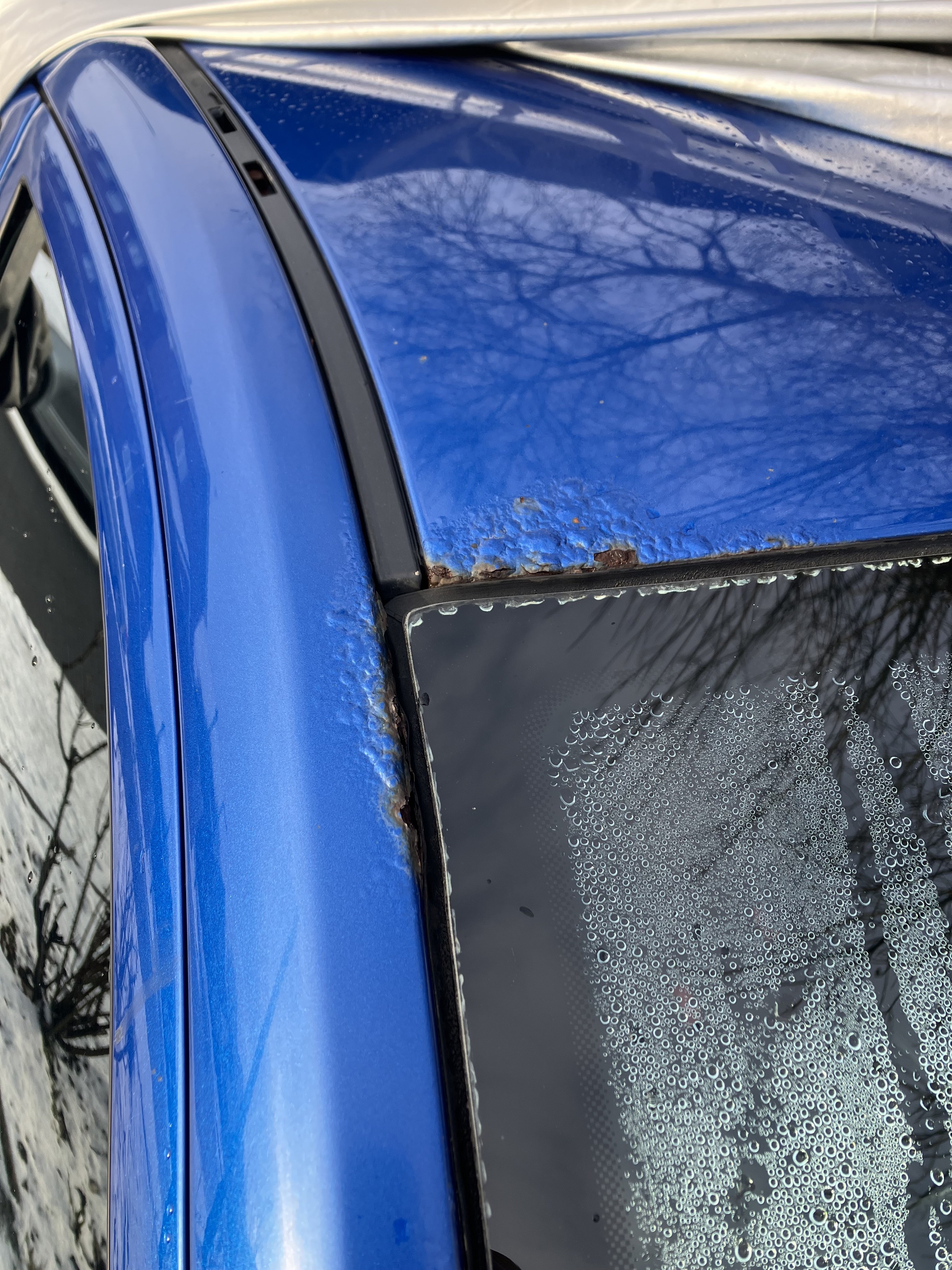 Corrosion around top of screen - Skoda Fabia Mk1 (1999-2007) - BRISKODA