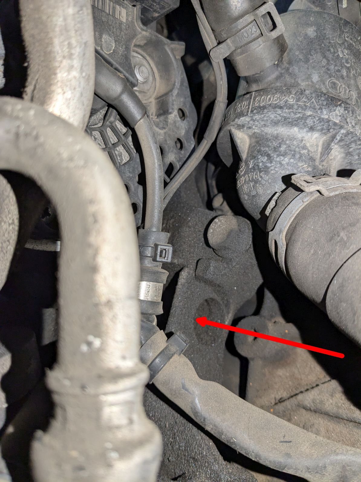 getting at the accessory belt tensioner bolt - Skoda Superb Mk2 (2008 ...