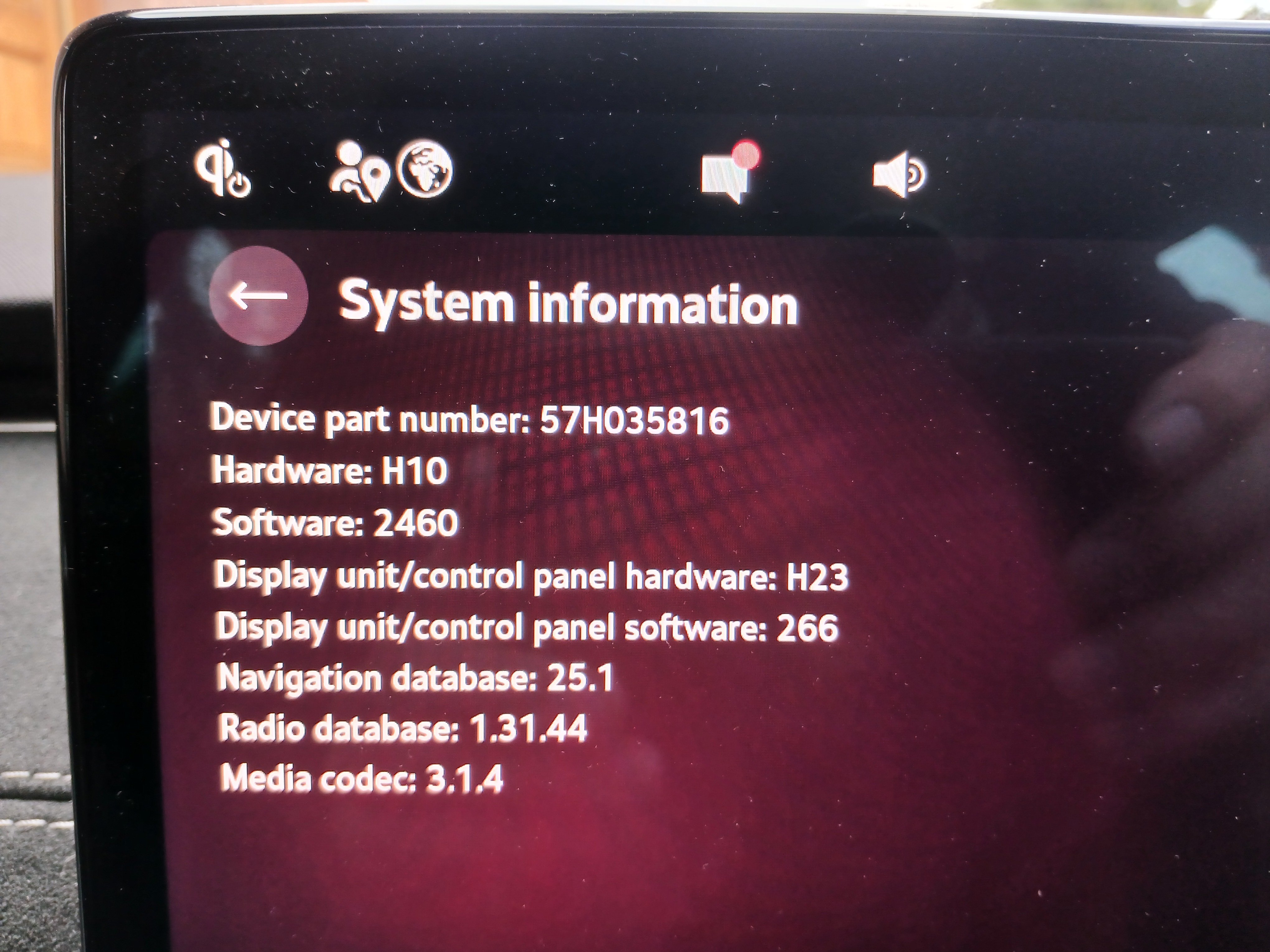 Virtual cockpit configuration screen - Skoda Octavia Mk4 (2020 ...