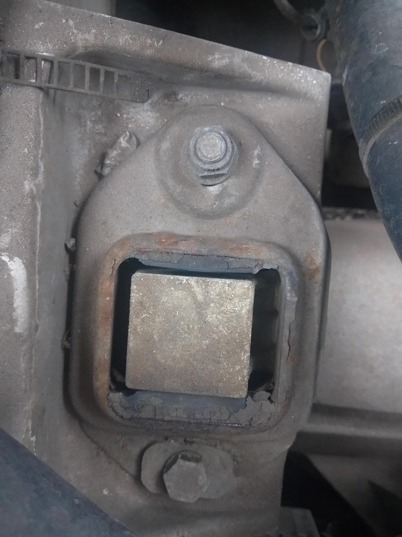 Engine Mounts - 1.6 Felicia (2000) - Skoda Favorit, Skoda Felicia ...