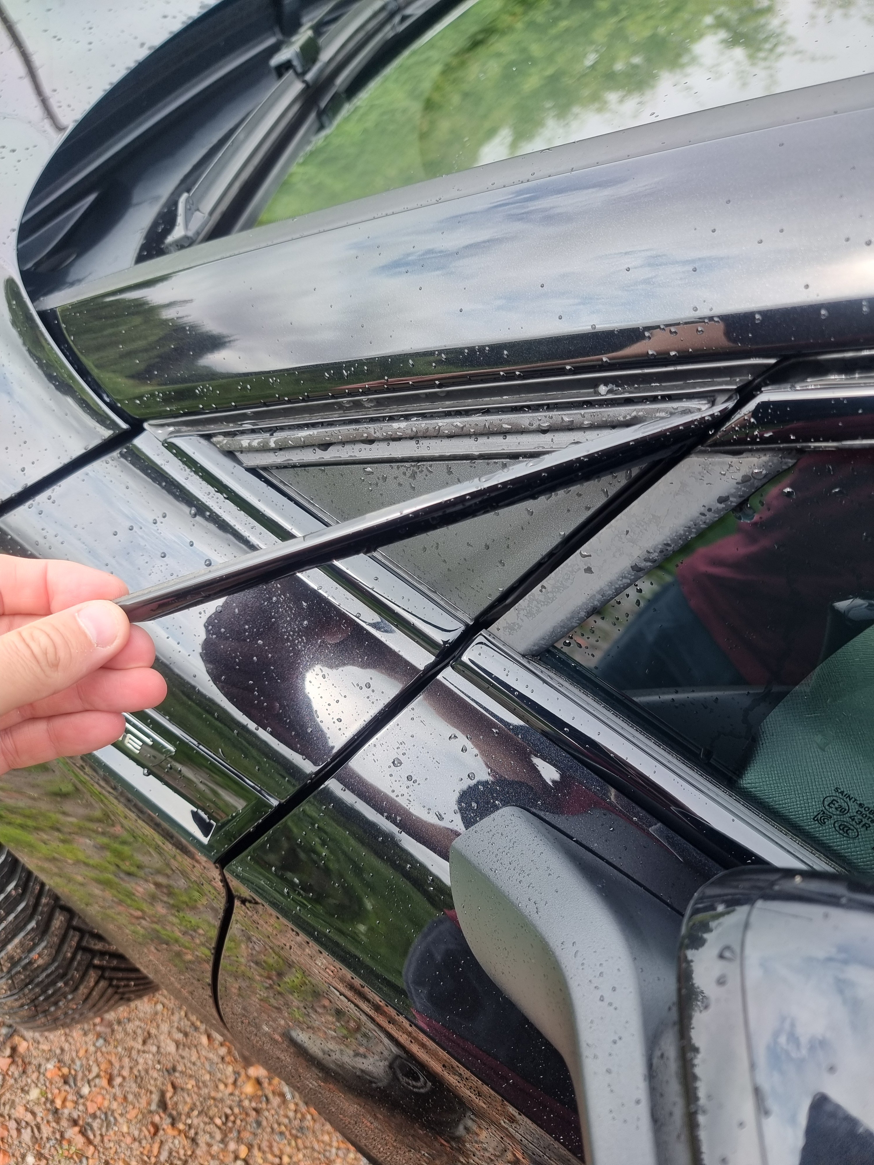 Window Trim falling off Sportline - Skoda Enyaq - BRISKODA