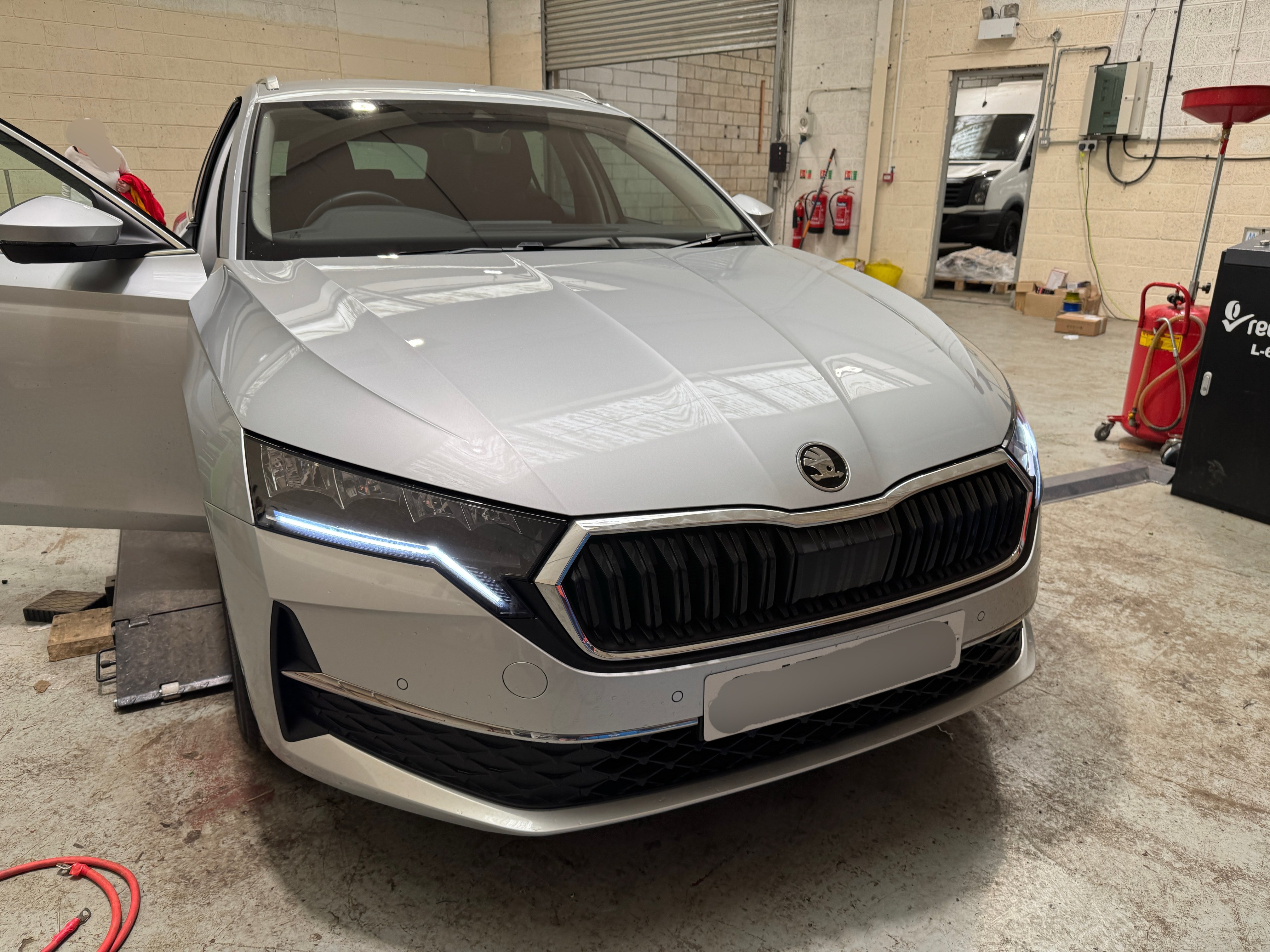 2025 Skoda Octavia genuine reversing camera retrofit - Skoda Octavia ...