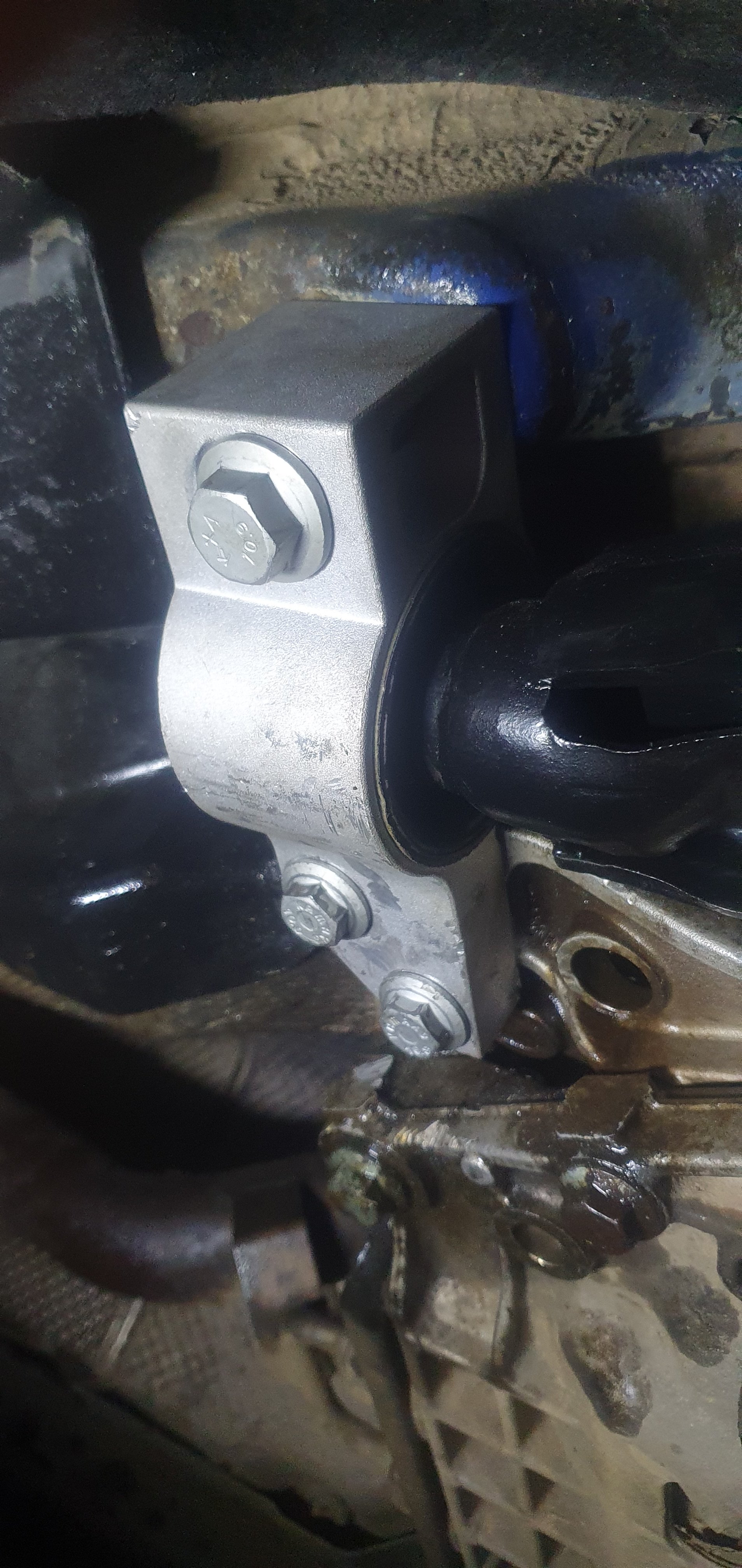 Front Wishbone to Subframe bolt sheared in subframe. - Skoda Octavia ...
