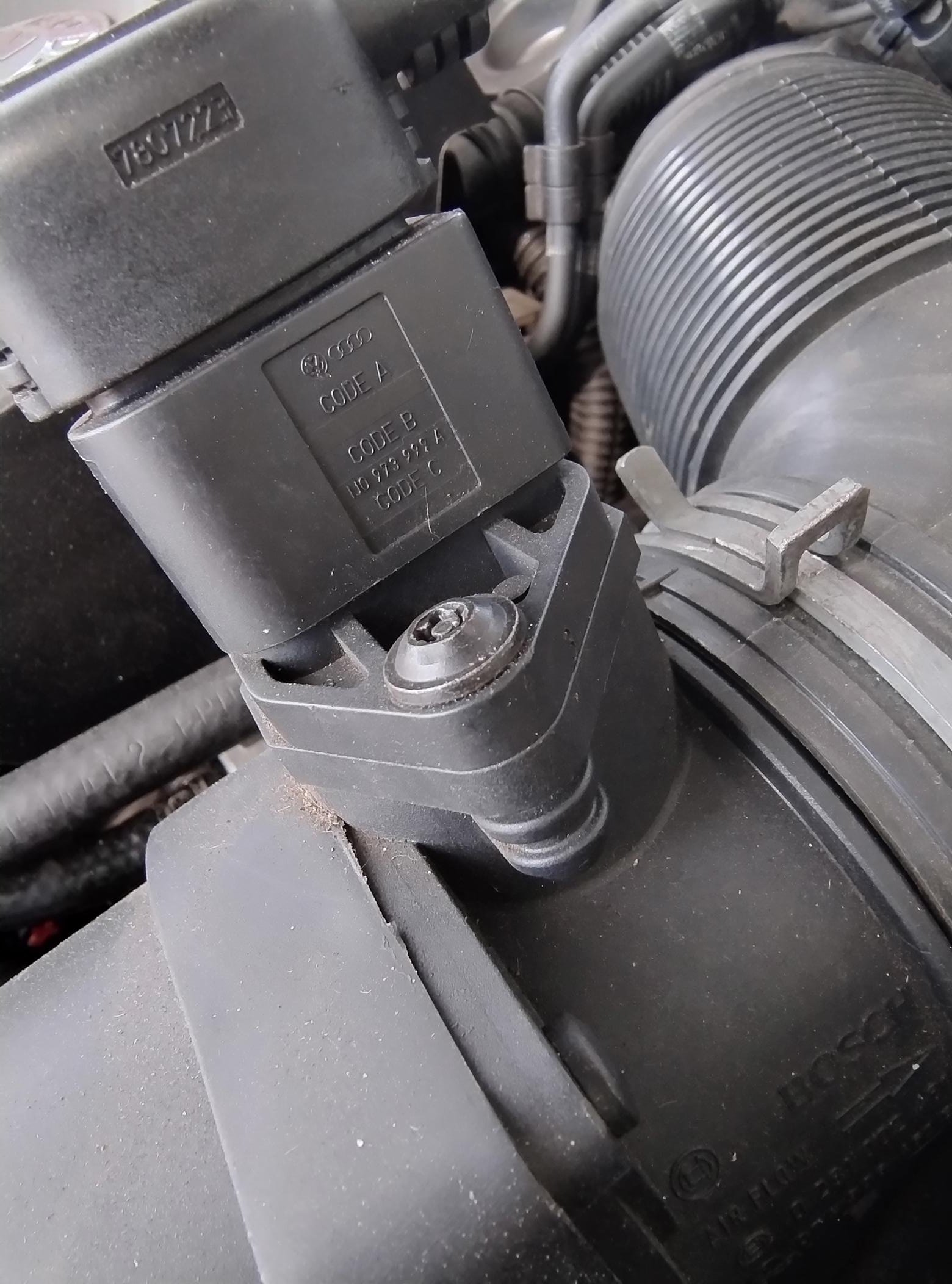 how to disconnect MAF Sensor electrical Connector, MY10 SCOUT 2.0tdi ...