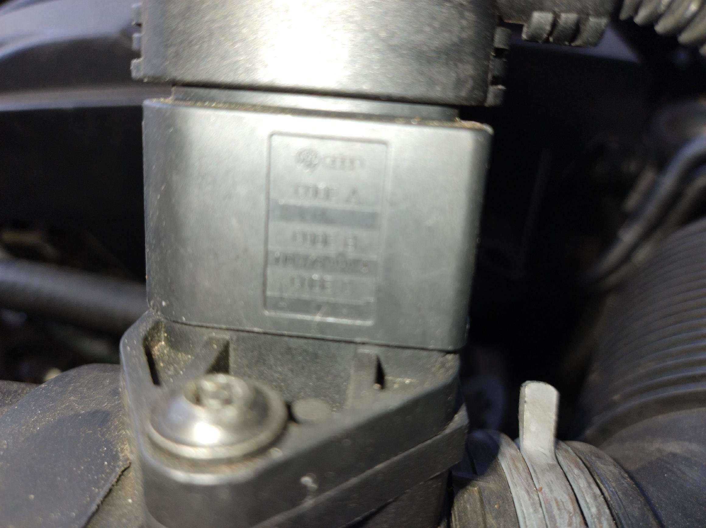 how to disconnect MAF Sensor electrical Connector, MY10 SCOUT 2.0tdi ...