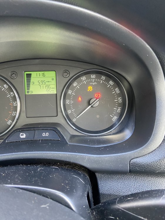 Intermittent traction control light on start up - Skoda Roomster (2006 ...